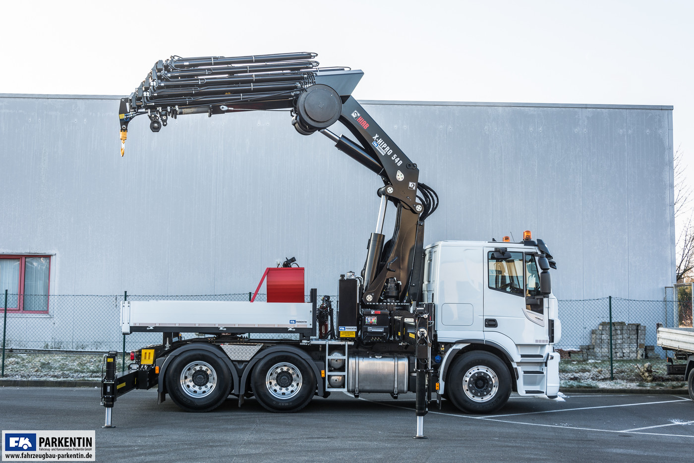 LKW-Kran auf Sattelzugmaschine Iveco - Fahrzeugbau Parkentin (zw ...