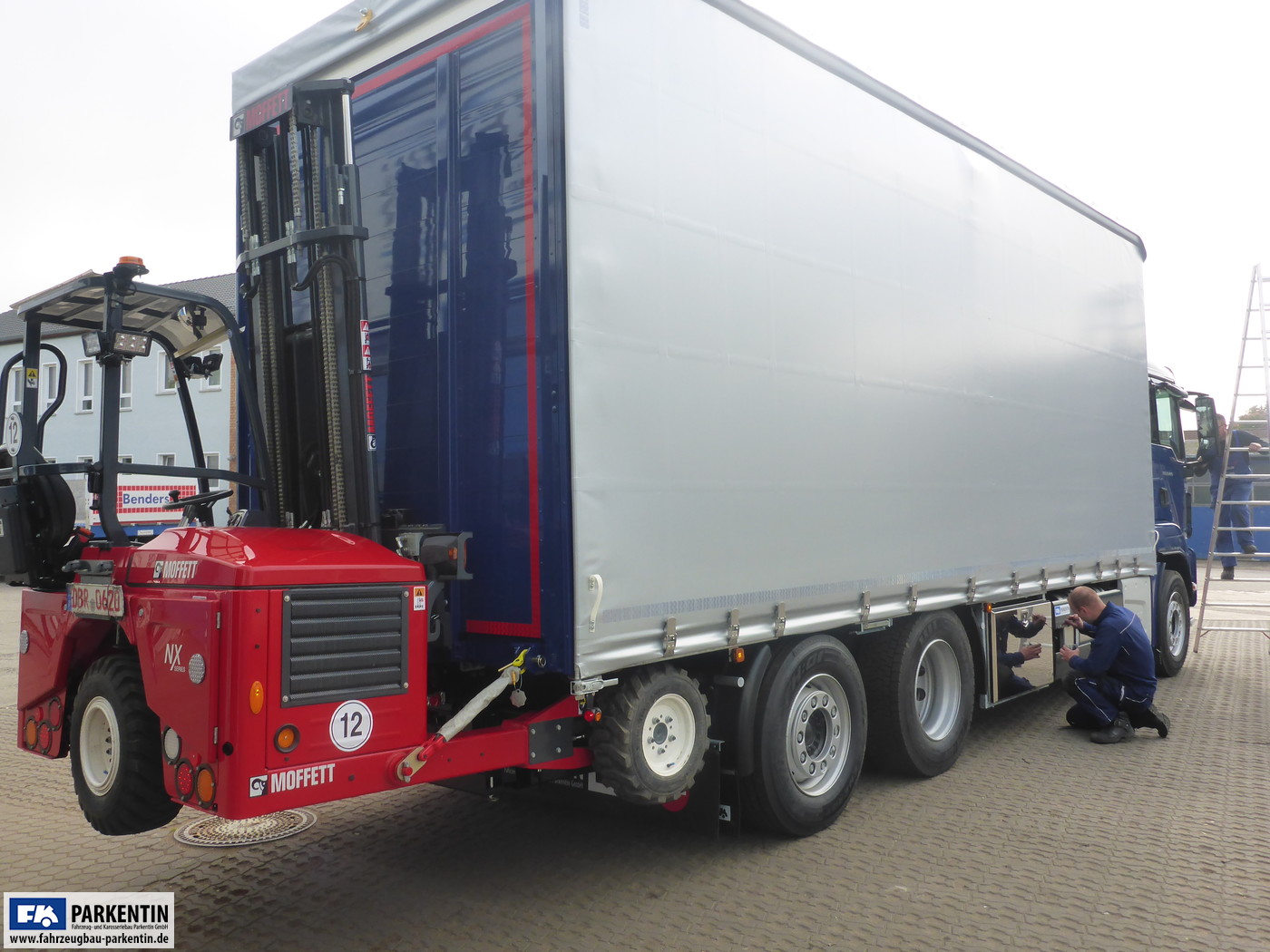 LKW-Pritsche Plane / Mitnahmestapler - Fahrzeugbau Parkentin (zw ...
