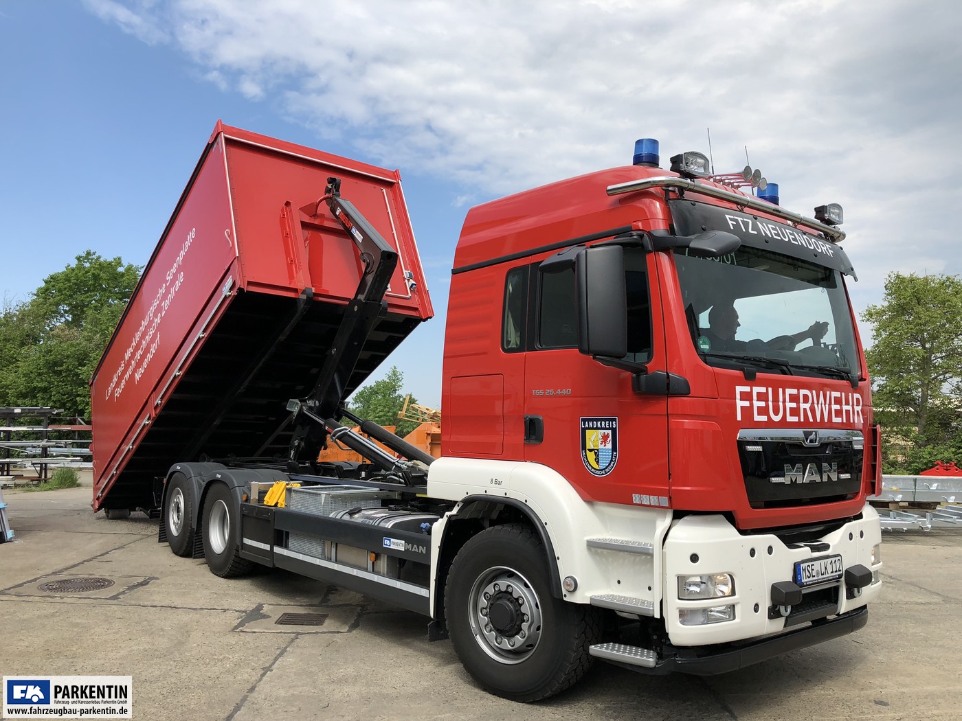 LKW-Abrollkipper Feuerwehr - Fahrzeugbau Parkentin (zw. Rostock und Bad ...